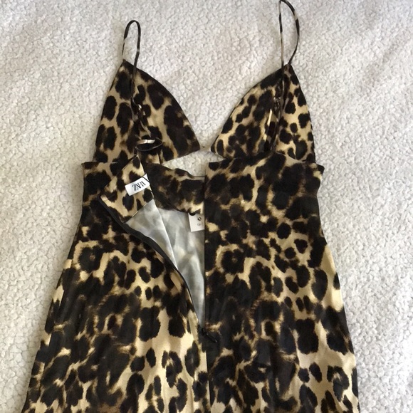 Zara | Dresses | Zara Satin Effect Leopard Print Midi Dress Xs New ...